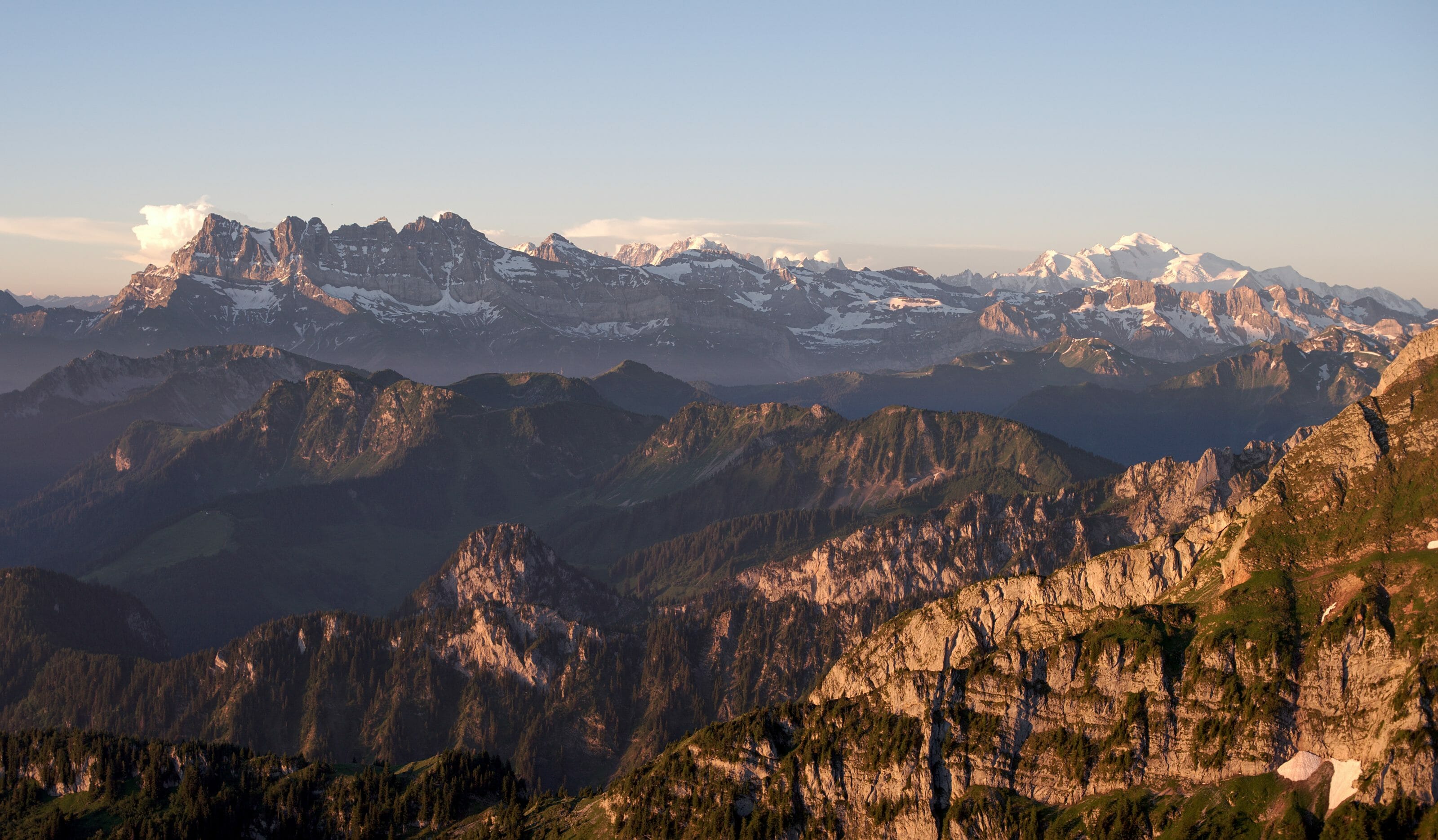 Randonnée pédestre en Suisse: le Grammont en Valais