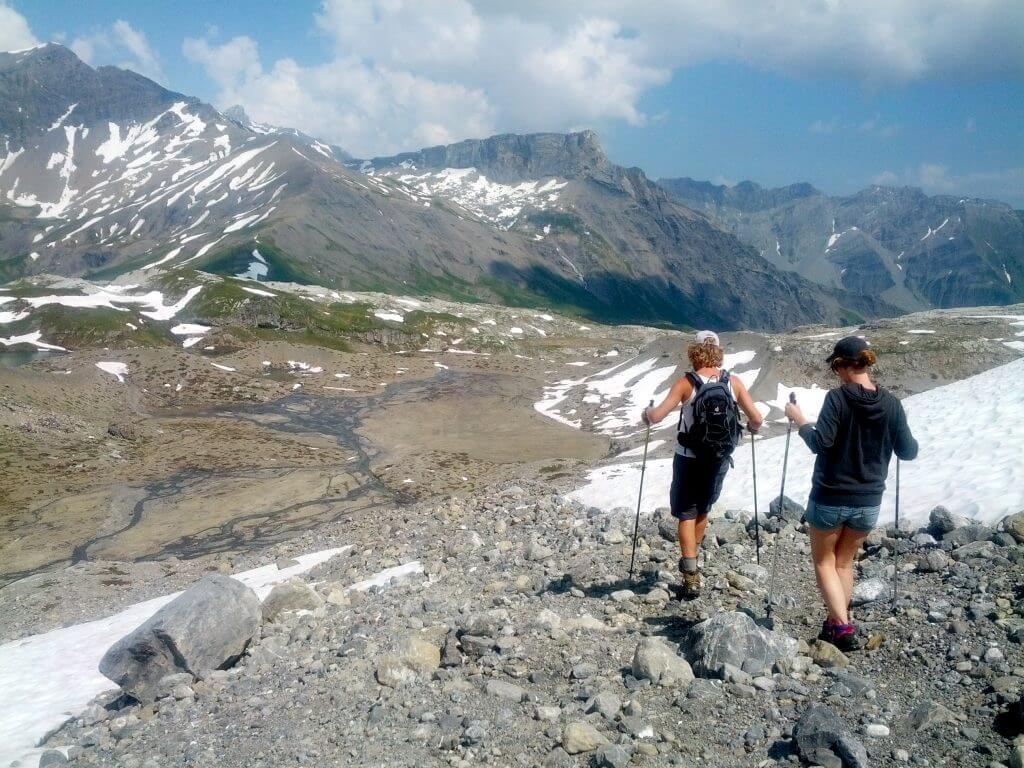 Hiking in Switzerland: The Sanetsch pass between Valais and canton Bern