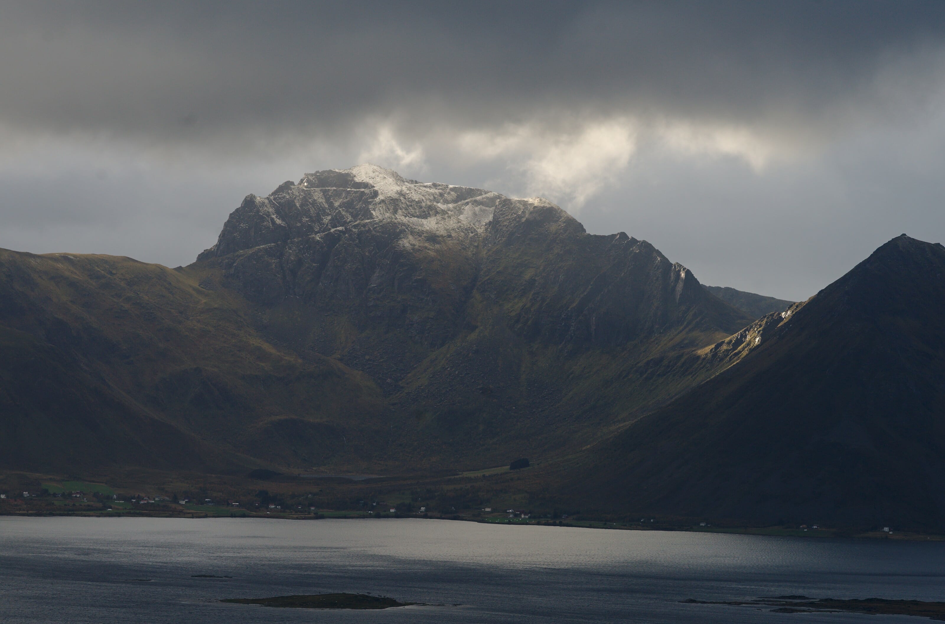 All you need to know for hiking Lofoten Islands + 5 easy hikes (with map)