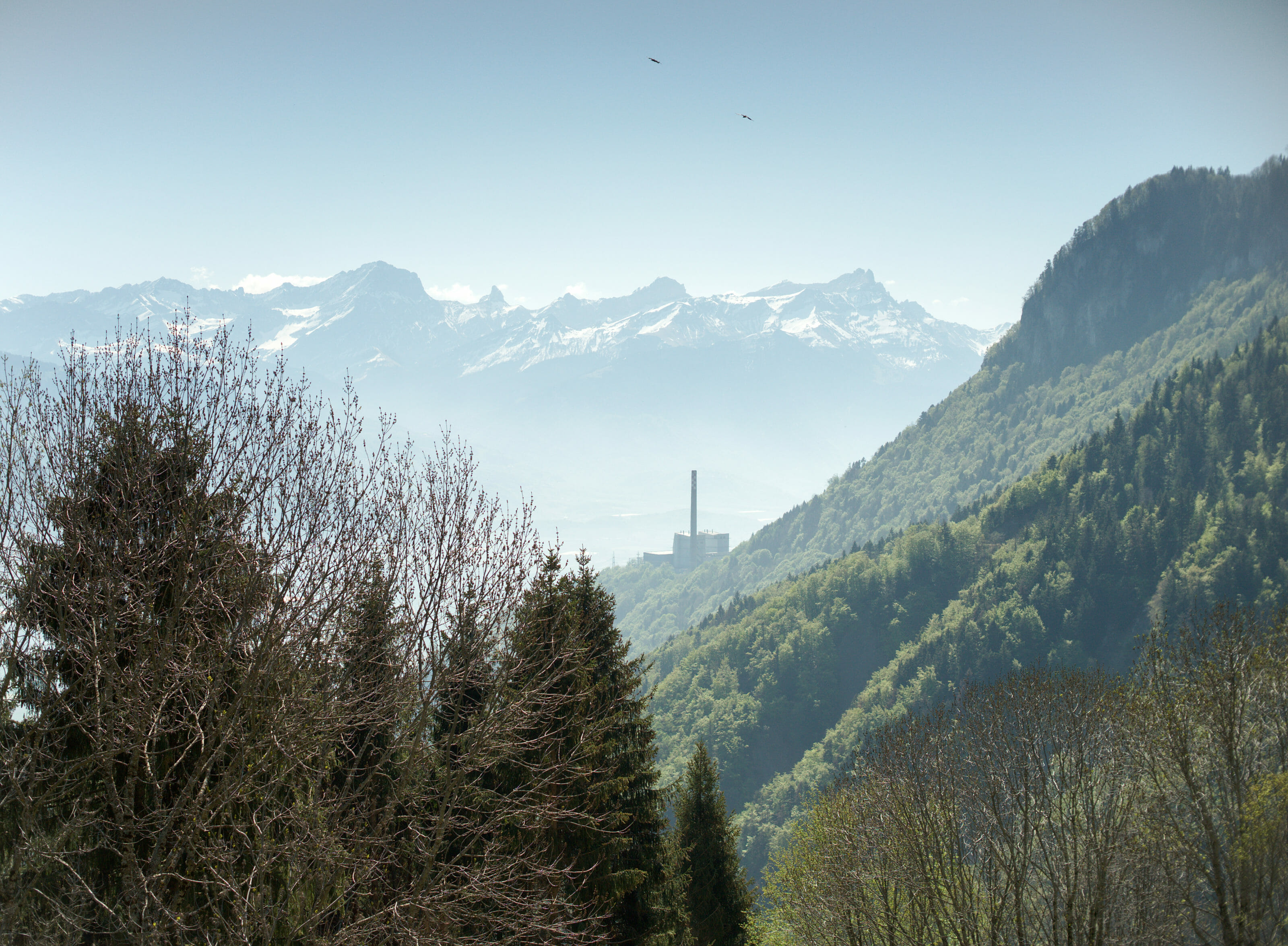 Hiking to Chalavornaire with its beautiful view over the Lake Geneva