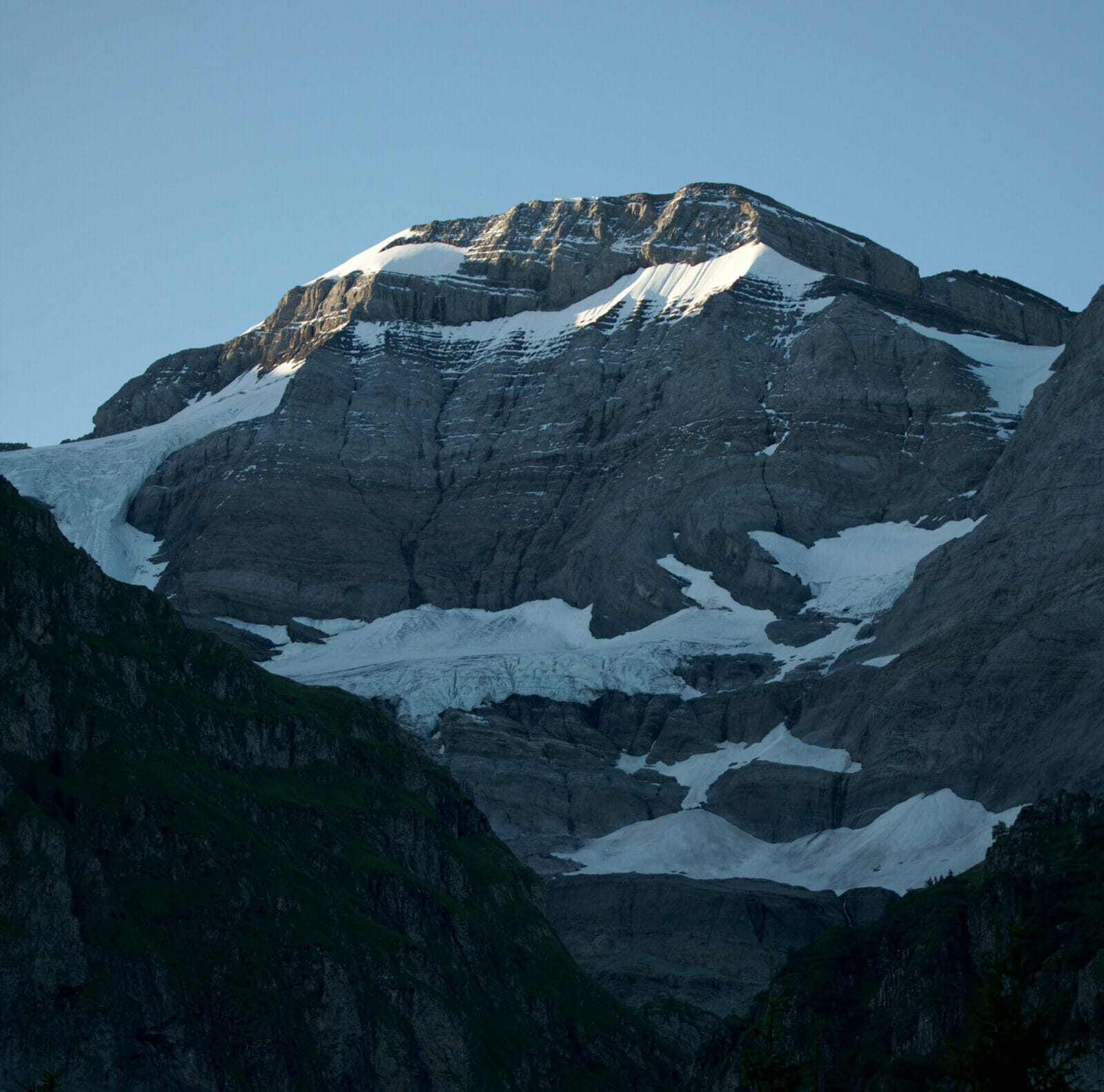 Ascension de la Haute Cime des Dents du Midi - 3257m (+ carte)