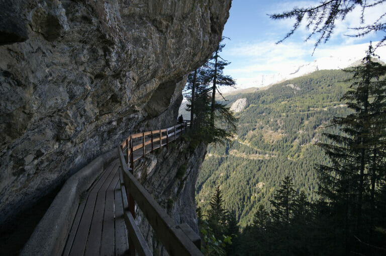 Bisse du Ro and Lake Tseuzier: a hike to do when in Crans Montana