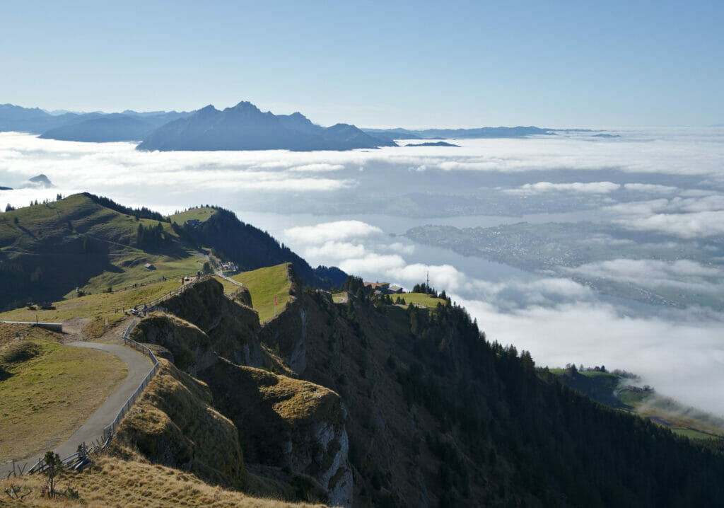Hike to Mount Rigi: a panoramic trail of 16kms (map + gpx)