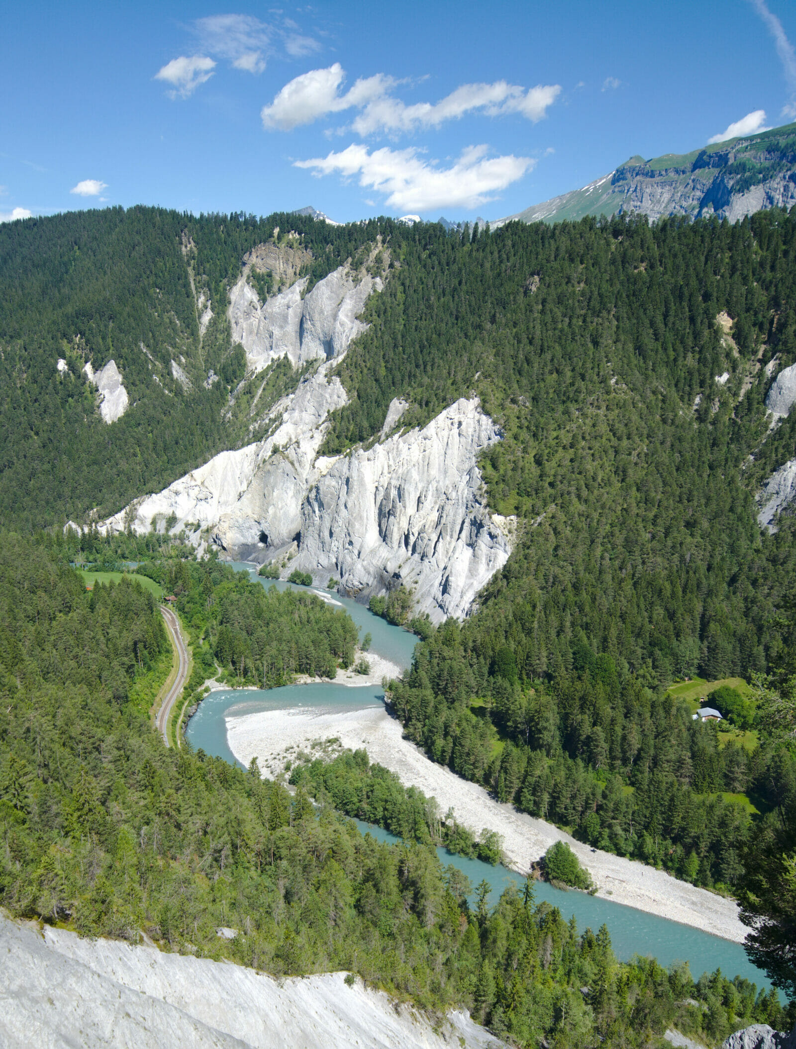 De la source aux gorges du Rhin (+ rando Caumasee - il Spir - Crestasee)