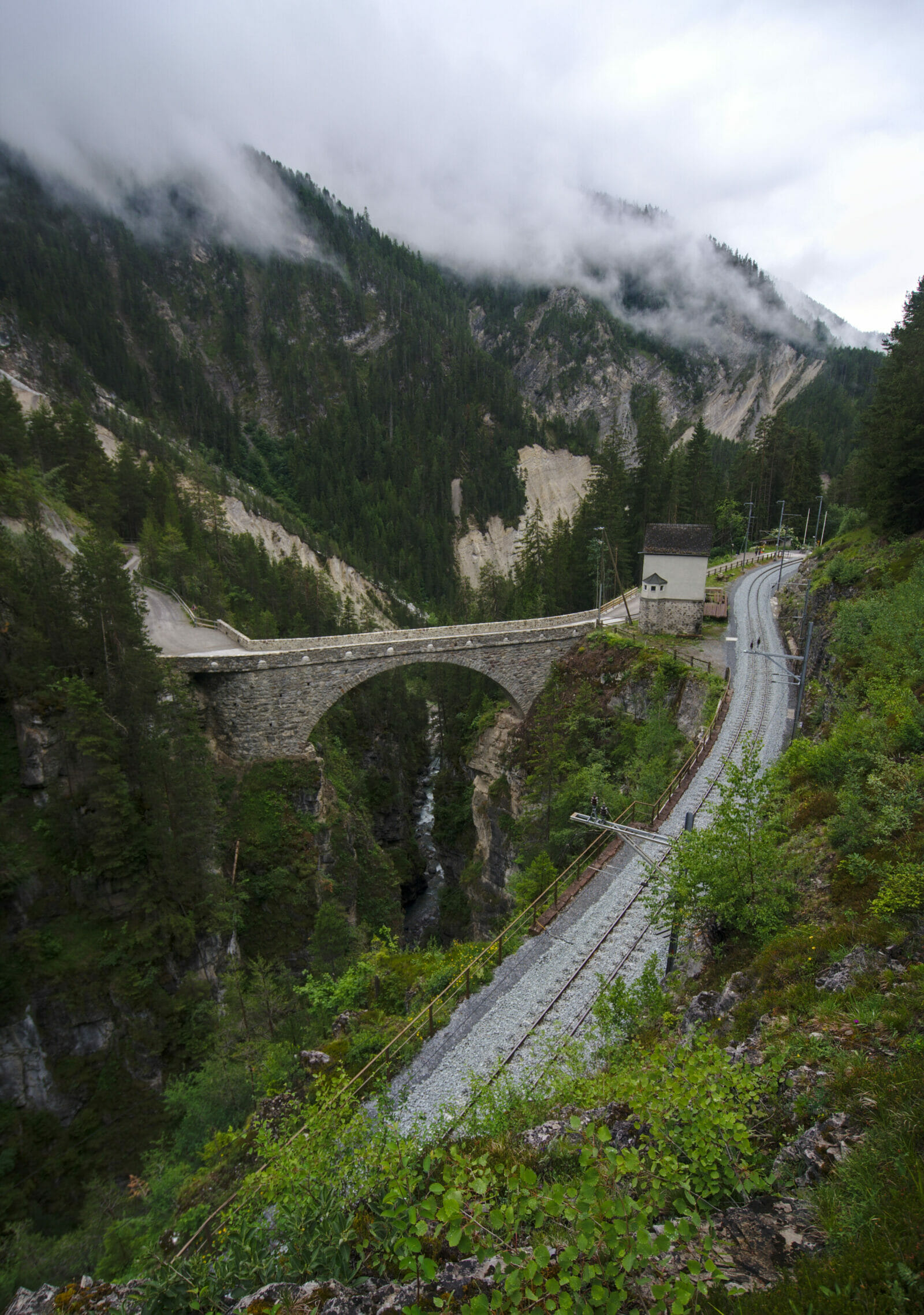 Grisons: Alp Flix, viaduc de Landwasser et gorges de Viamala