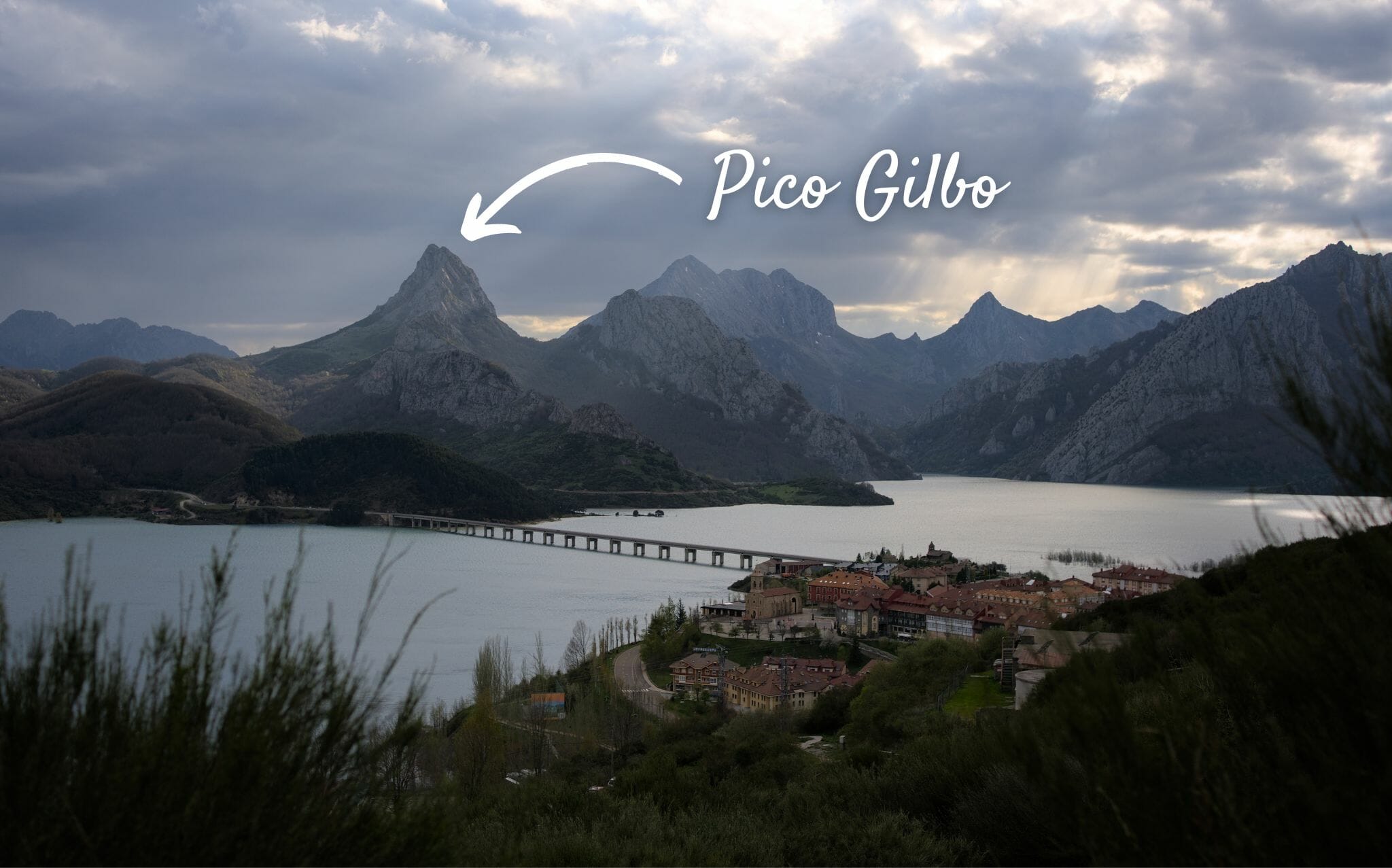 Ascent of Pico Gilbo (1679m) from the village of Riaño (map + GPX)