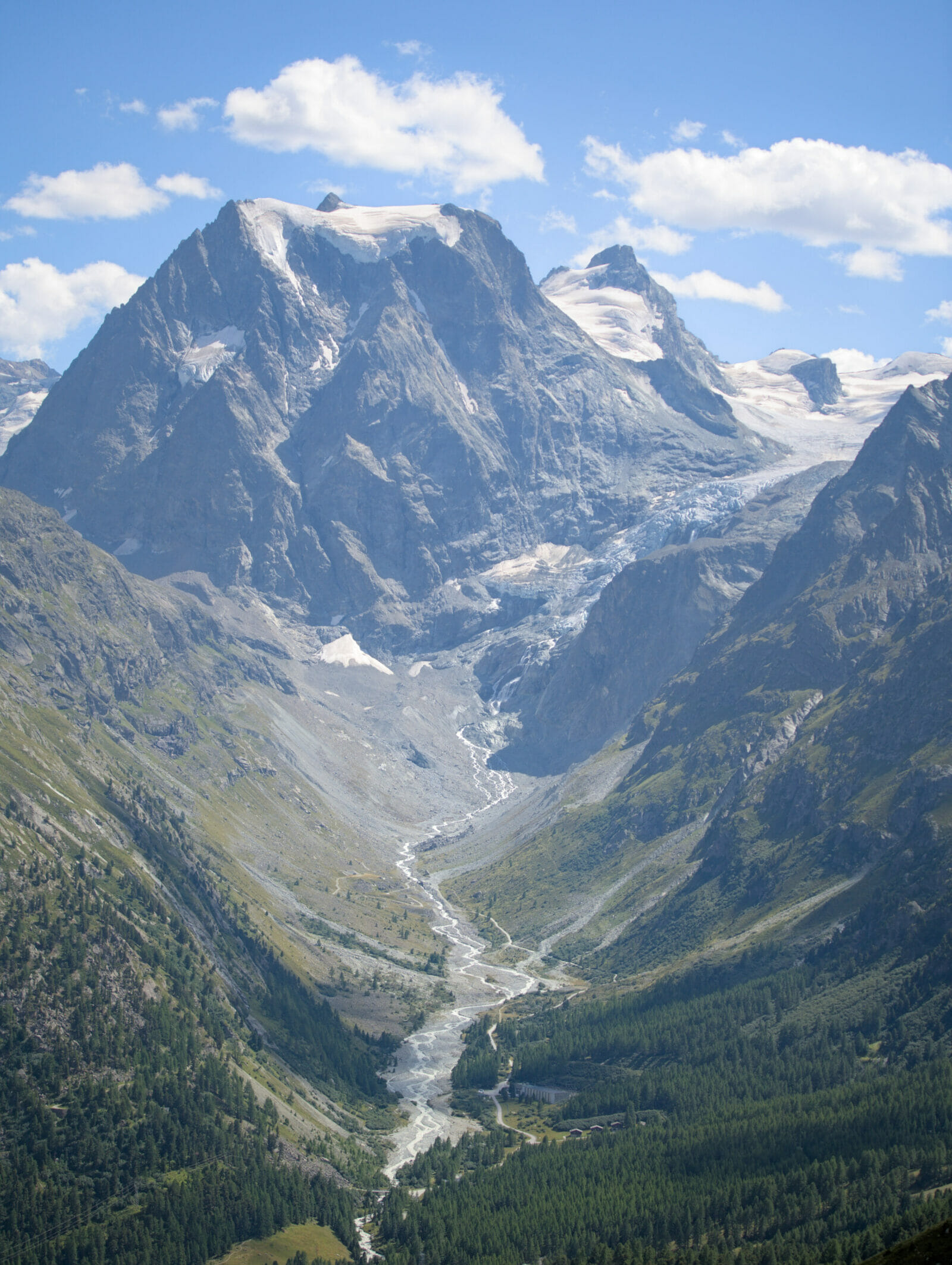 Hike to the Aiguilles Rouges hut and sunrise at Mont de l'Etoile