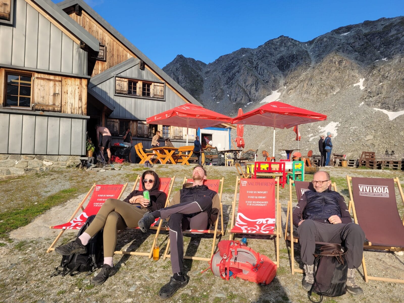 Hike from Grande Dixence to the Prafleuri hut