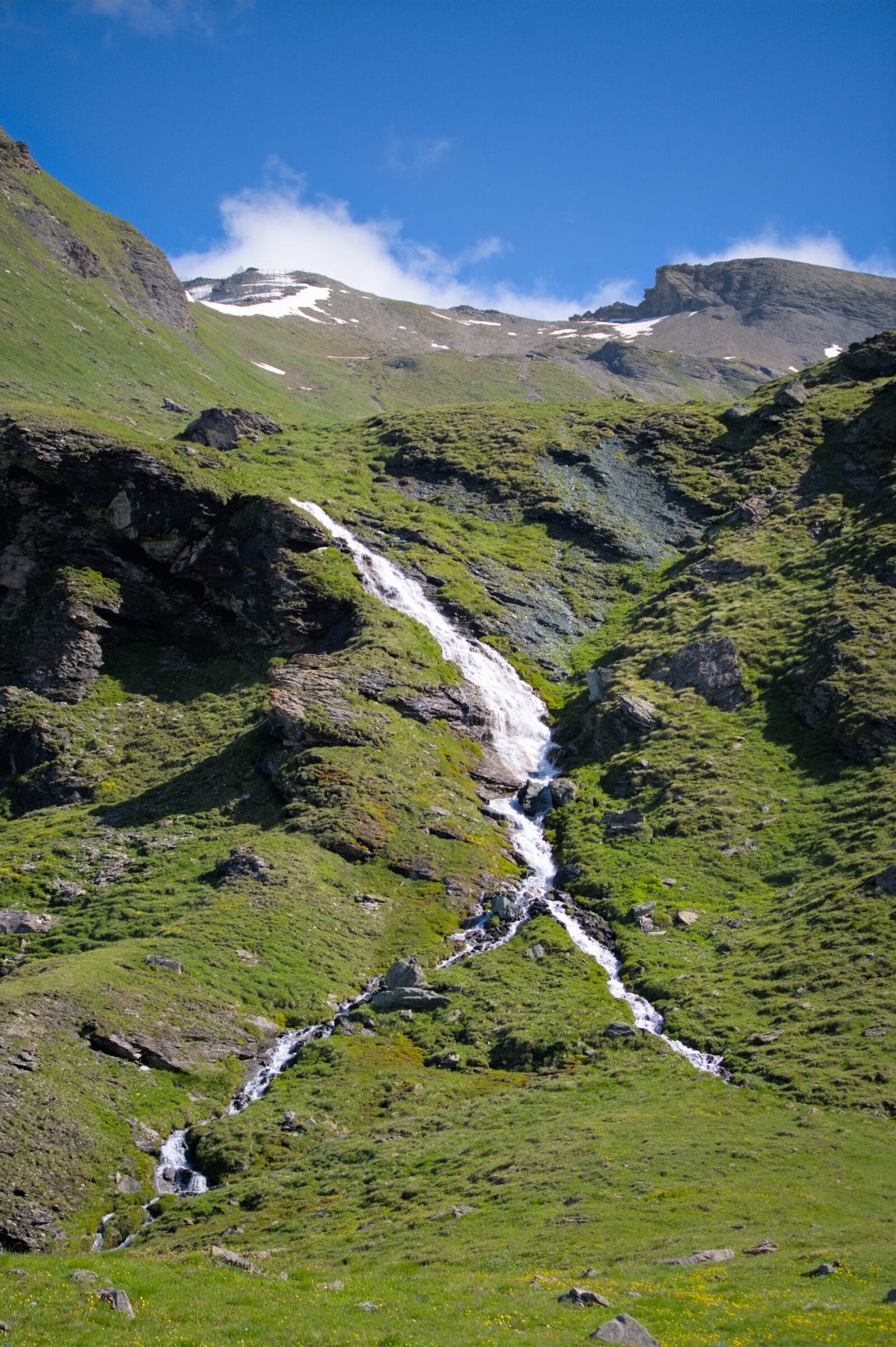 Pointe du Tsaté: a nice summit hike at the heart of Val d'Hérens