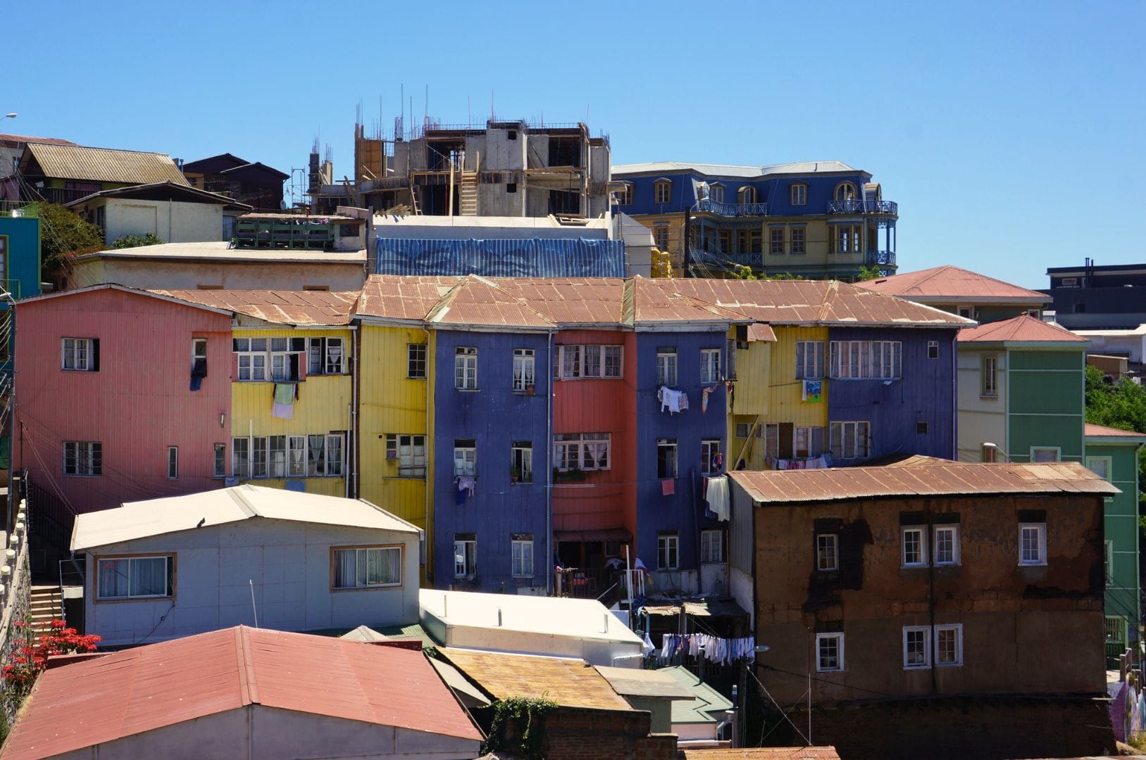 Valparaíso: our travel guide to visit Chile's most colorful city!