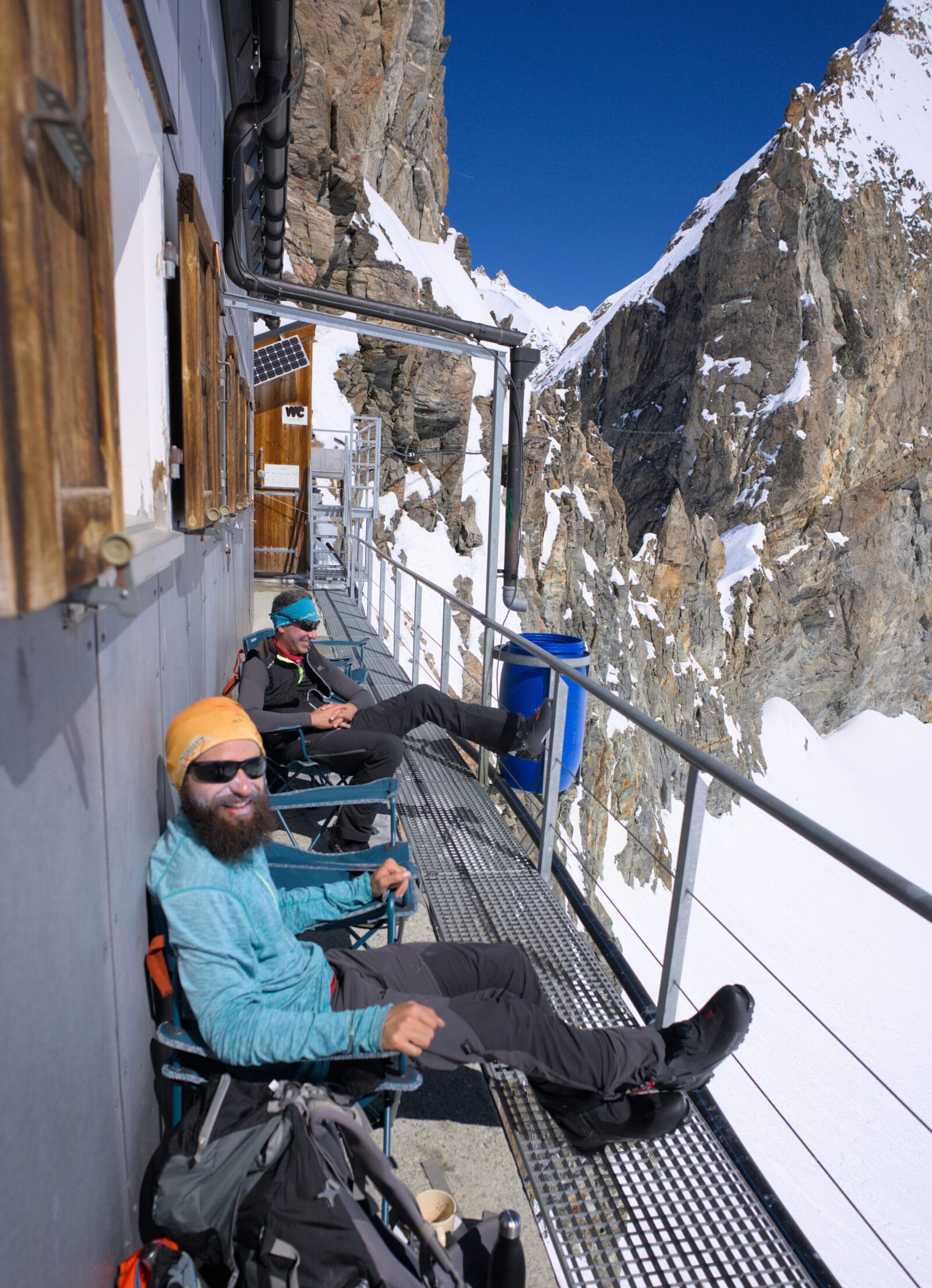 Ski touring repot: going up to Bertol hut from Arolla