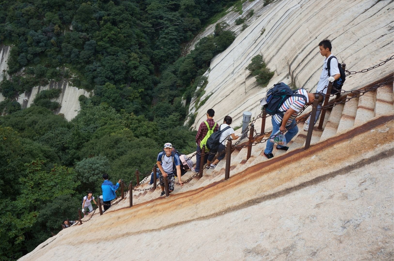 Hiking Mount Hua in China: our complete travel guide