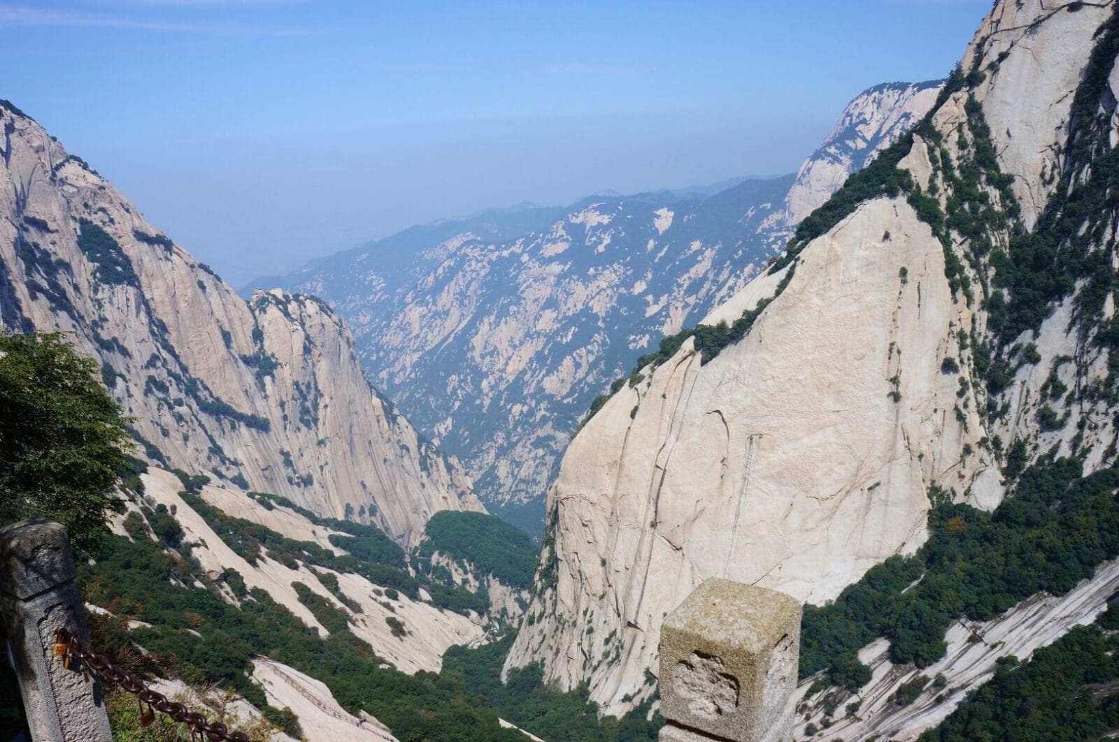 Hiking Mount Hua in China: our complete travel guide