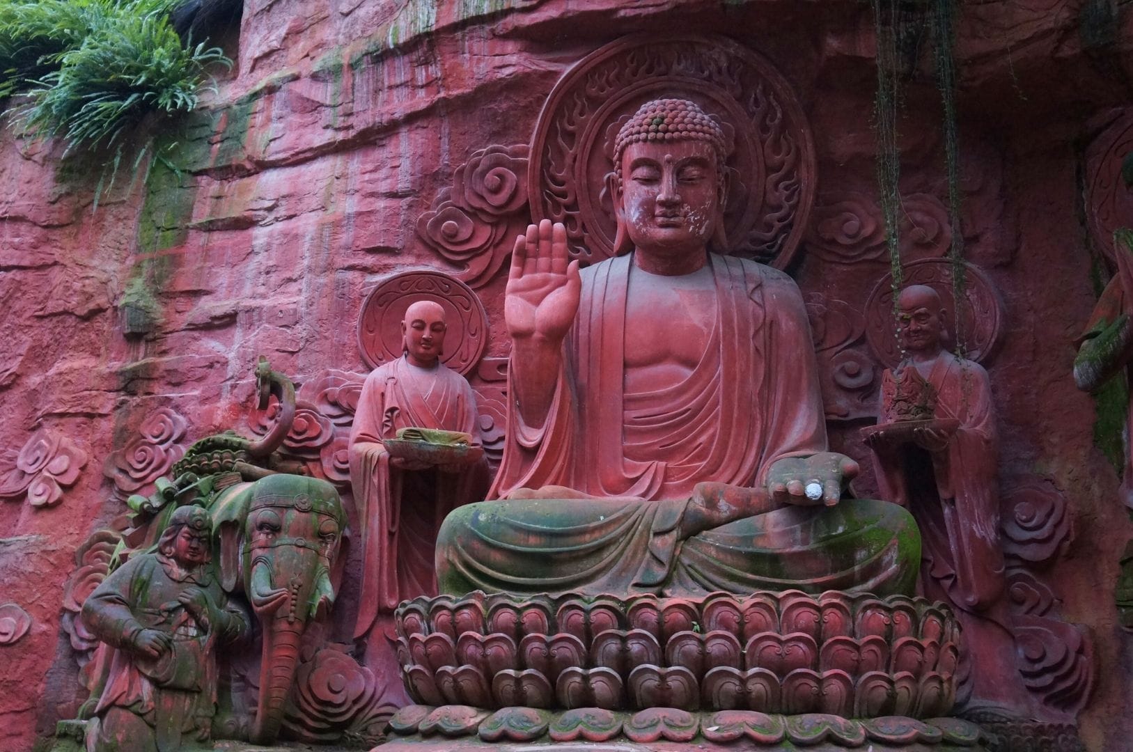 How to visit Mount Emei and hike to the top: our complete guide!